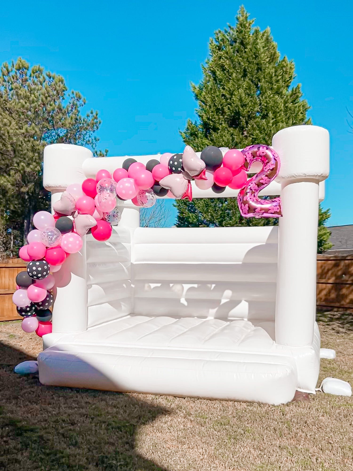 White Bounce House Rental: Atlanta Modern Moonwalks - Confetti Jar